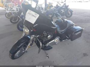 Black Harley-Davidson Street Glide FLHX in Klaipeda, with an engine capacity of 0.00 L and mileage of 0 thousand km for 4000 €, photo 3 on AUTOMOTO.COM.LV