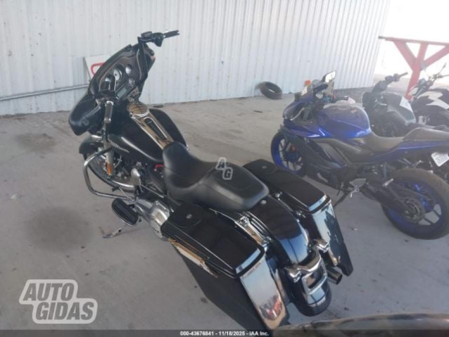 Black Harley-Davidson Street Glide FLHX in Klaipeda, with an engine capacity of 0.00 L and mileage of 0 thousand km for 4000 €, photo 4 on AUTOMOTO.COM.LV