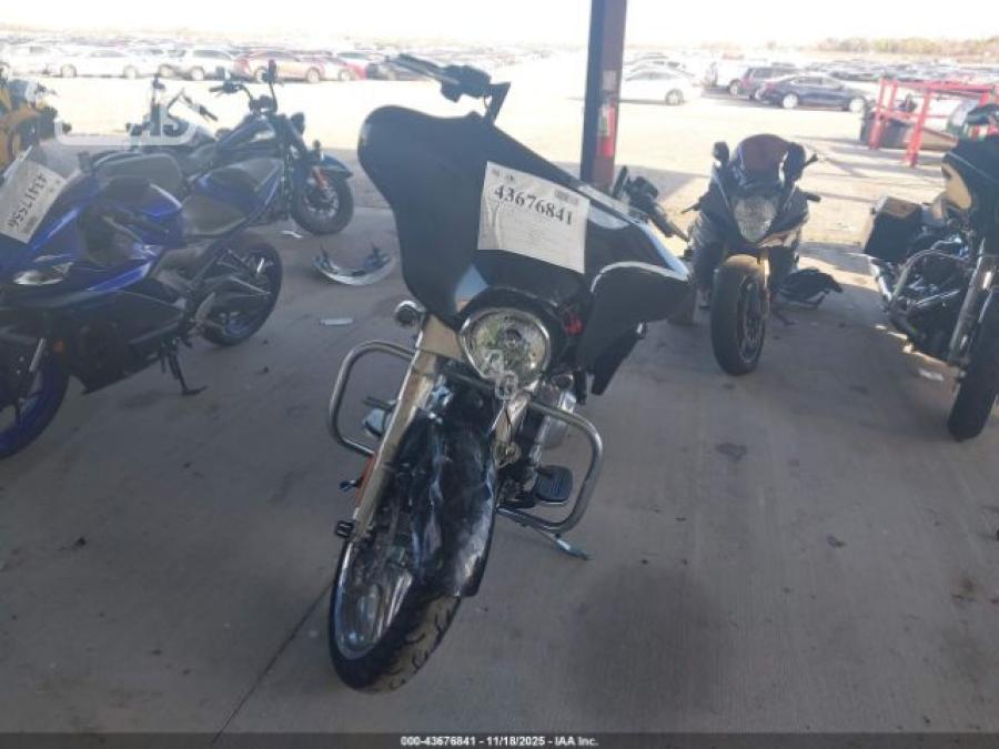 Black Harley-Davidson Street Glide FLHX in Klaipeda, with an engine capacity of 0.00 L and mileage of 0 thousand km for 4000 €, photo 6 on AUTOMOTO.COM.LV