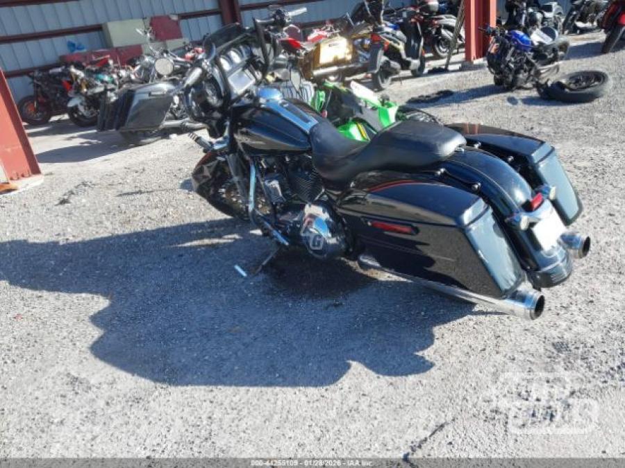 Black Harley-Davidson Street Glide FLHX in Klaipeda, with an engine capacity of 0.00 L and mileage of 0 thousand km for 4500 €, photo 4 on AUTOMOTO.COM.LV