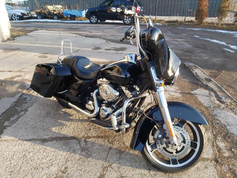 Melns Harley-Davidson Street Glide FLHX 2012 Kauņa, ar dzinēja tilpumu 0.00 L un nobraukumu 40 tūkst. km par 10850 €, foto 1 vietnē AUTOMOTO.COM.LV