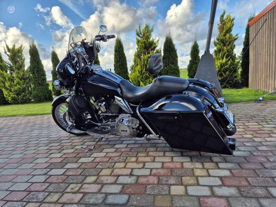 Черный Харли-Девидсон Street Glide FLHX 2012 в Кретинга, объемом двигателя 1.69 л и пробегом 32 тыс. км за 8800 €, фото 3 на AUTOMOTO.COM.LV