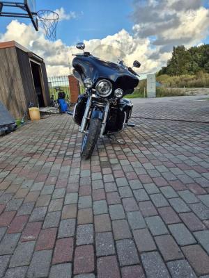 Черный Харли-Девидсон Street Glide FLHX 2012 в Кретинга, объемом двигателя 1.69 л и пробегом 32 тыс. км за 8800 €, фото 4 на AUTOMOTO.COM.LV