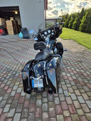 Черный Харли-Девидсон Street Glide FLHX 2012 в Кретинга, объемом двигателя 1.69 л и пробегом 32 тыс. км за 8800 €, фото 5 на AUTOMOTO.COM.LV