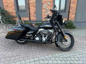 Black Harley-Davidson Street Glide FLHX 2012 in Kaunas, with an engine capacity of 1.70 L and mileage of 33 thousand km for 8200 €, photo 7 on AUTOMOTO.COM.LV
