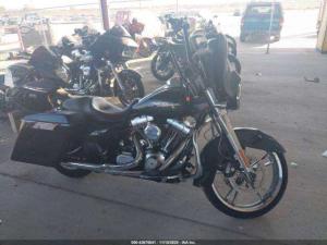 Melns Harley-Davidson Street Glide FLHX 2013 Klaipėda, ar dzinēja tilpumu 1.69 L un nobraukumu 22 tūkst. km par 4000 €, foto 12 vietnē AUTOMOTO.COM.LV