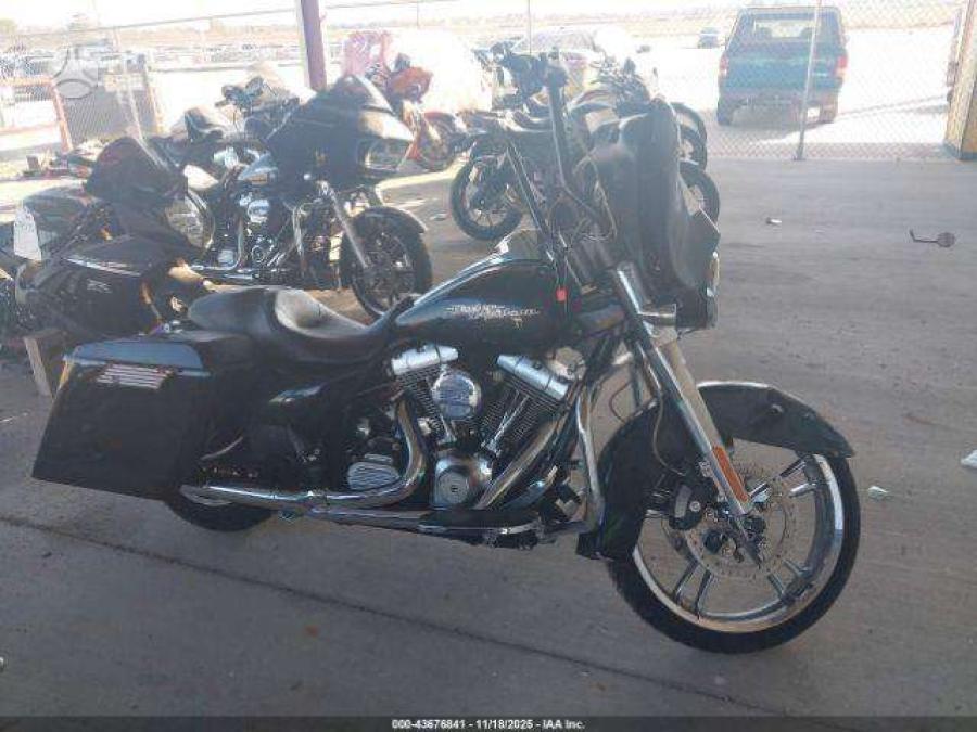 Melns Harley-Davidson Street Glide FLHX 2013 Klaipėda, ar dzinēja tilpumu 1.69 L un nobraukumu 22 tūkst. km par 4000 €, foto 12 vietnē AUTOMOTO.COM.LV