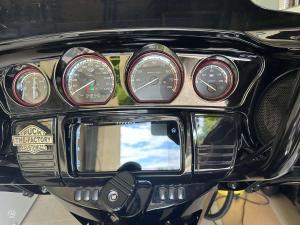 Black Harley-Davidson Street Glide FLHX 2014 in Riga, with an engine capacity of 1.70 L and mileage of 48 thousand km for 12900 €, photo 5 on AUTOMOTO.COM.LV