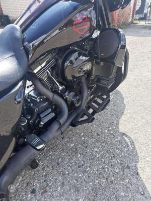 Black Harley-Davidson Street Glide FLHX 2014 in Riga, with an engine capacity of 1.70 L and mileage of 48 thousand km for 12900 €, photo 6 on AUTOMOTO.COM.LV