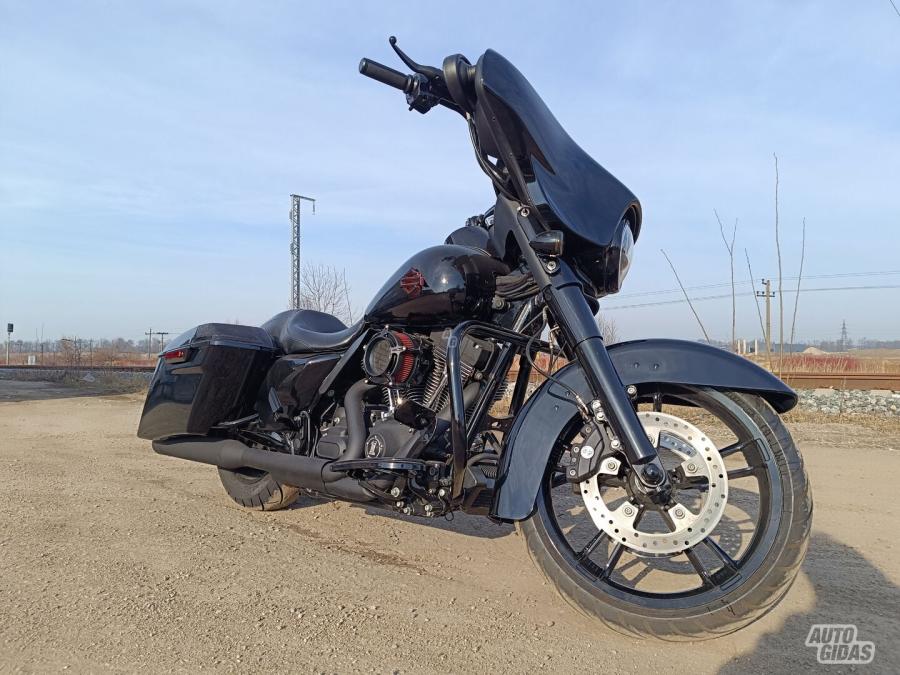 Черный Харли-Девидсон Street Glide FLHX 2014 в Клайпеда, объемом двигателя 1.69 л и пробегом 64 тыс. км за 12000 €, фото 4 на AUTOMOTO.COM.LV