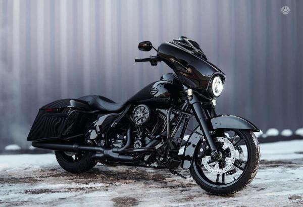 Черный Харли-Девидсон Street Glide FLHX 2015 в Каунас, объемом двигателя 1.69 л и пробегом 137 тыс. км за 11300 €, фото 3 на AUTOMOTO.COM.LV