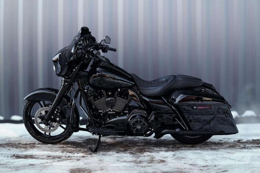 Черный Харли-Девидсон Street Glide FLHX 2015 в Каунас, объемом двигателя 1.69 л и пробегом 137 тыс. км за 11300 €, фото 5 на AUTOMOTO.COM.LV