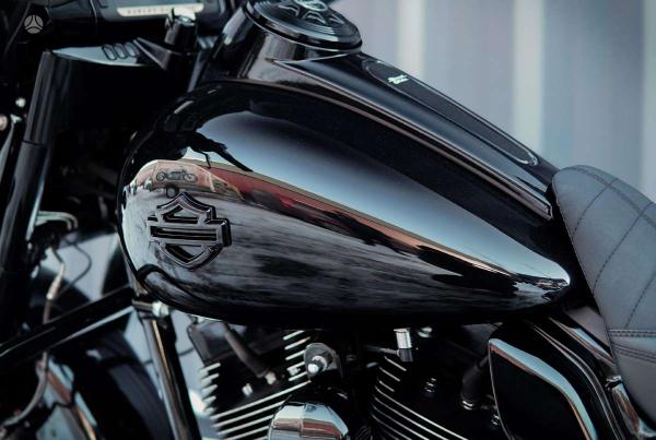 Черный Харли-Девидсон Street Glide FLHX 2015 в Каунас, объемом двигателя 1.69 л и пробегом 137 тыс. км за 11300 €, фото 6 на AUTOMOTO.COM.LV