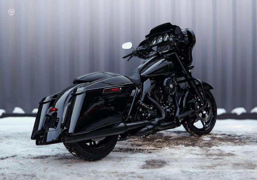 Черный Харли-Девидсон Street Glide FLHX 2015 в Каунас, объемом двигателя 1.69 л и пробегом 137 тыс. км за 11300 €, фото 9 на AUTOMOTO.COM.LV