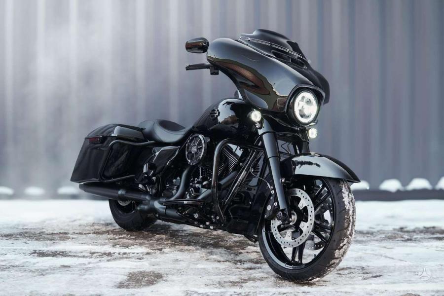 Черный Харли-Девидсон Street Glide FLHX 2015 в Каунас, объемом двигателя 1.69 л и пробегом 137 тыс. км за 11300 €, фото 12 на AUTOMOTO.COM.LV