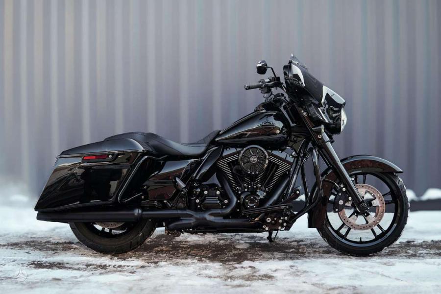 Черный Харли-Девидсон Street Glide FLHX 2015 в Каунас, объемом двигателя 1.69 л и пробегом 137 тыс. км за 11300 €, фото 14 на AUTOMOTO.COM.LV