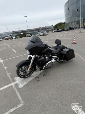 Black Harley-Davidson Street Glide FLHX 2015 in Siauliai, with an engine capacity of 1.69 L and mileage of 35 thousand km for 9550 €, photo 15 on AUTOMOTO.COM.LV