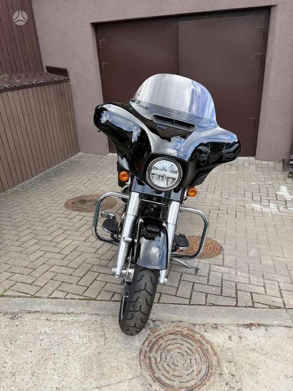 Melns Harley-Davidson Street Glide FLHX 2015 Viļņa, ar dzinēja tilpumu 1.69 L un nobraukumu 36 tūkst. km par 10450 €, foto 1 vietnē AUTOMOTO.COM.LV