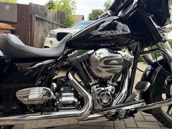 Melns Harley-Davidson Street Glide FLHX 2015 Viļņa, ar dzinēja tilpumu 1.69 L un nobraukumu 36 tūkst. km par 10450 €, foto 8 vietnē AUTOMOTO.COM.LV