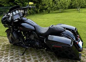 Black Harley-Davidson Street Glide FLHX 2015 in Jonava, with an engine capacity of 1.70 L and mileage of 40 thousand km for 12300 €, photo 8 on AUTOMOTO.COM.LV