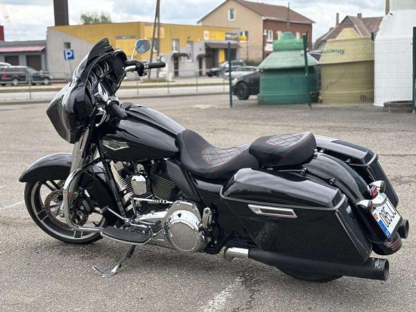 Melns Harley-Davidson Street Glide FLHX 2016 Plungė, ar dzinēja tilpumu 0.00 L un nobraukumu 46 tūkst. km par 10500 €, foto 5 vietnē AUTOMOTO.COM.LV