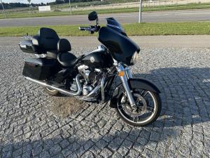Black Harley-Davidson Street Glide FLHX 2016 in Siauliai, with an engine capacity of 1.75 L and mileage of 28 thousand km for 11600 €, photo  on AUTOMOTO.COM.LV