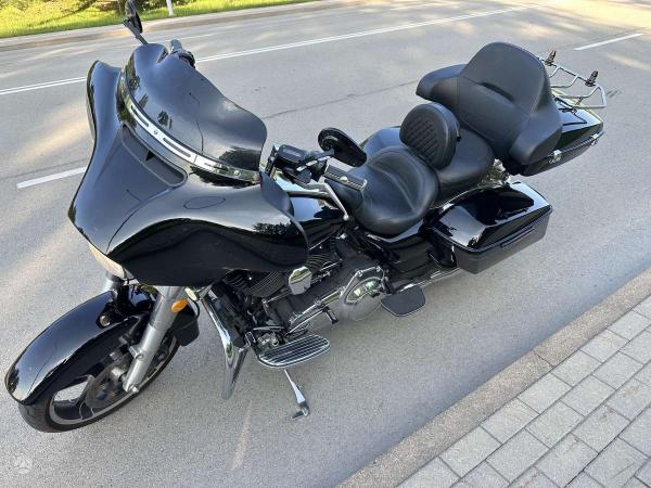 Black Harley-Davidson Street Glide FLHX 2016 in Siauliai, with an engine capacity of 1.75 L and mileage of 28 thousand km for 11600 €, photo 7 on AUTOMOTO.COM.LV