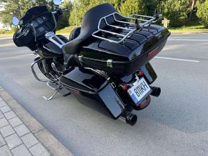 Black Harley-Davidson Street Glide FLHX 2016 in Siauliai, with an engine capacity of 1.75 L and mileage of 28 thousand km for 11600 €, photo 13 on AUTOMOTO.COM.LV