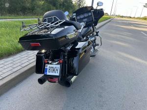 Black Harley-Davidson Street Glide FLHX 2016 in Siauliai, with an engine capacity of 1.75 L and mileage of 28 thousand km for 11600 €, photo 14 on AUTOMOTO.COM.LV