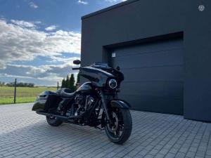 Black Harley-Davidson Street Glide FLHX 2016 in Siauliai, with an engine capacity of 1.69 L and mileage of 16 thousand km for 11500 €, photo 3 on AUTOMOTO.COM.LV