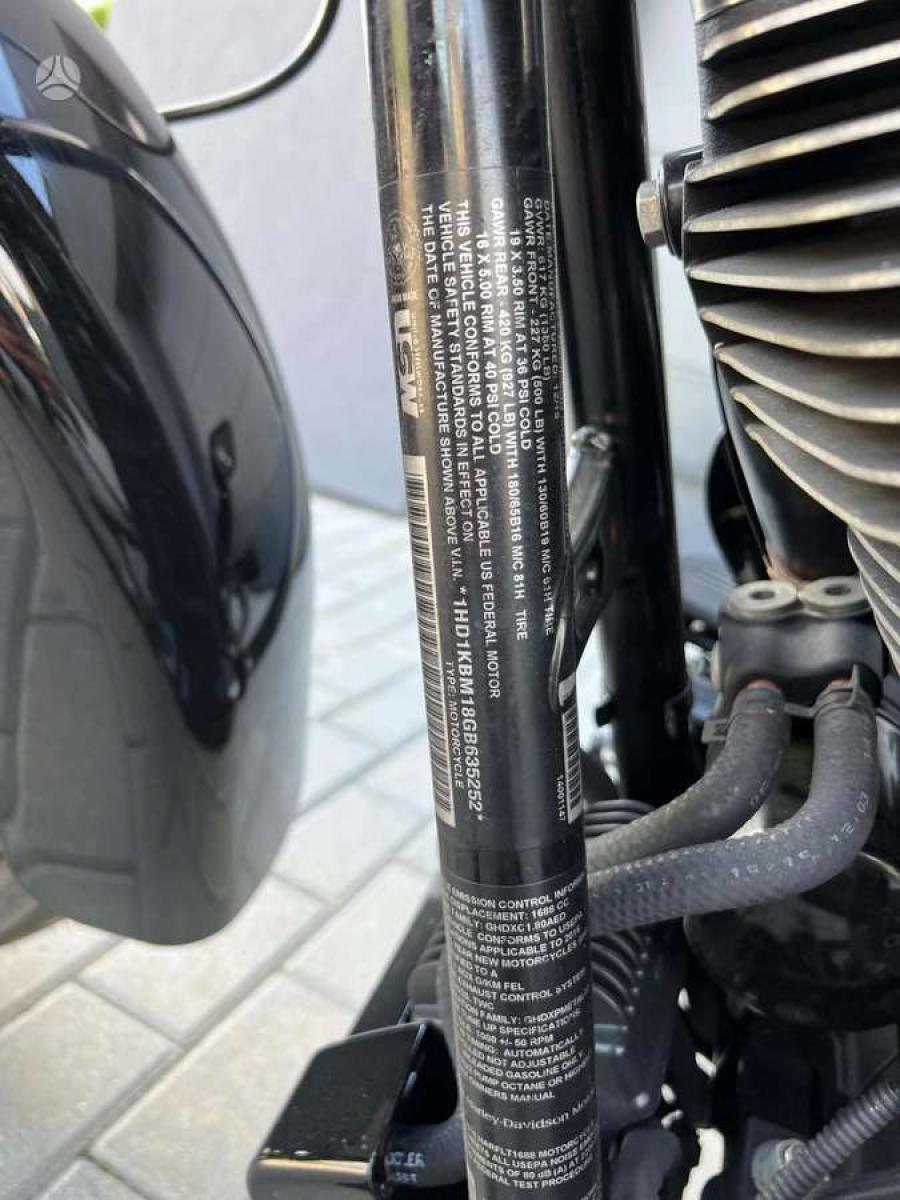 Black Harley-Davidson Street Glide FLHX 2016 in Siauliai, with an engine capacity of 1.69 L and mileage of 16 thousand km for 11500 €, photo 14 on AUTOMOTO.COM.LV