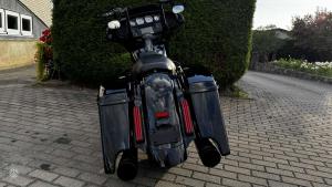 Black Harley-Davidson Street Glide FLHX 2017 in Vilnius, with an engine capacity of 1.75 L and mileage of 57 thousand km for 14000 €, photo 8 on AUTOMOTO.COM.LV