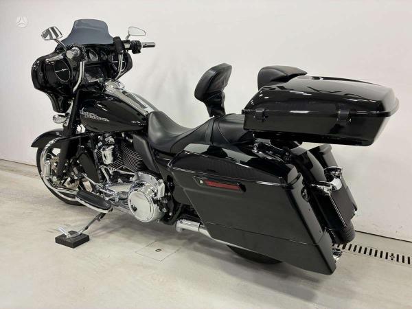 Черный Харли-Девидсон Street Glide FLHX 2017 в Вильнюс, объемом двигателя 1.75 л и пробегом 16 тыс. км за 17300 €, фото 3 на AUTOMOTO.COM.LV