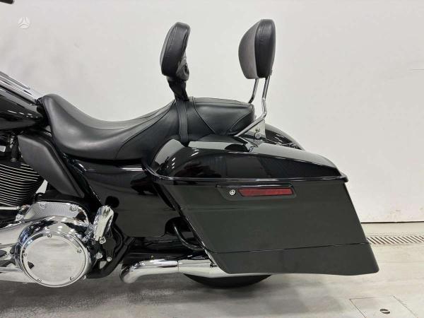 Черный Харли-Девидсон Street Glide FLHX 2017 в Вильнюс, объемом двигателя 1.75 л и пробегом 16 тыс. км за 17300 €, фото 7 на AUTOMOTO.COM.LV