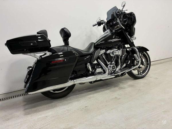 Черный Харли-Девидсон Street Glide FLHX 2017 в Вильнюс, объемом двигателя 1.75 л и пробегом 16 тыс. км за 17300 €, фото 9 на AUTOMOTO.COM.LV