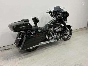 Black Harley-Davidson Street Glide FLHX 2017 in Vilnius, with an engine capacity of 1.75 L and mileage of 16 thousand km for 17300 €, photo 18 on AUTOMOTO.COM.LV