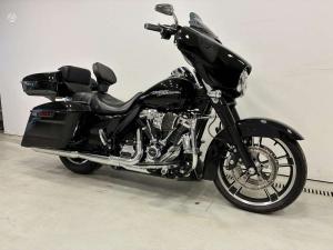Black Harley-Davidson Street Glide FLHX 2017 in Vilnius, with an engine capacity of 1.75 L and mileage of 16 thousand km for 17300 €, photo 19 on AUTOMOTO.COM.LV