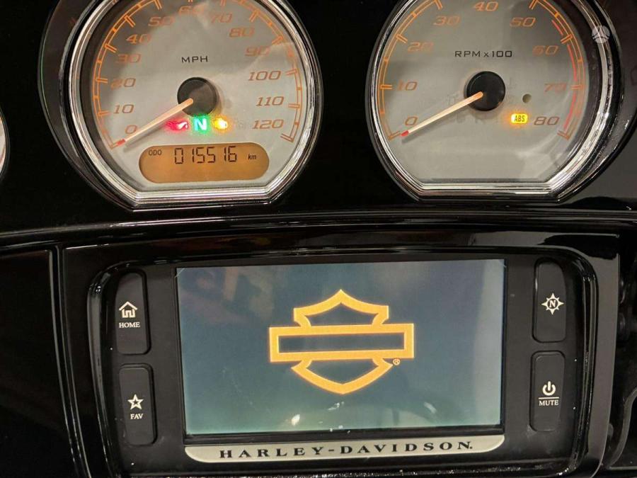 Black Harley-Davidson Street Glide FLHX 2017 in Vilnius, with an engine capacity of 1.75 L and mileage of 16 thousand km for 17300 €, photo 21 on AUTOMOTO.COM.LV