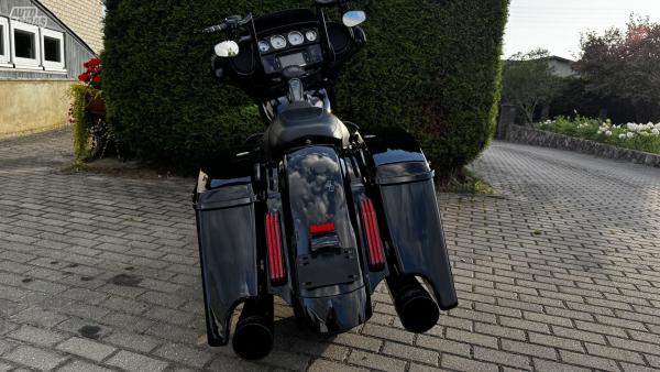 Black Harley-Davidson Street Glide FLHX 2017 in Vilnius, with an engine capacity of 1.75 L and mileage of 57 thousand km for 13800 €, photo 8 on AUTOMOTO.COM.LV