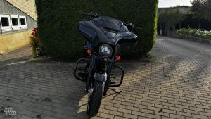 Black Harley-Davidson Street Glide FLHX 2017 in Vilnius, with an engine capacity of 1.75 L and mileage of 57 thousand km for 13700 €, photo 13 on AUTOMOTO.COM.LV