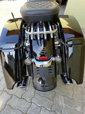Melns Harley-Davidson Street Glide FLHX 2017 Kretinga, ar dzinēja tilpumu 1.75 L un nobraukumu 0 tūkst. km par 8699 €, foto 8 vietnē AUTOMOTO.COM.LV