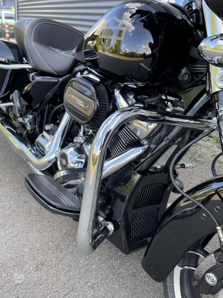 Melns Harley-Davidson Street Glide FLHX 2017 Kretinga, ar dzinēja tilpumu 1.75 L un nobraukumu 0 tūkst. km par 8699 €, foto 9 vietnē AUTOMOTO.COM.LV