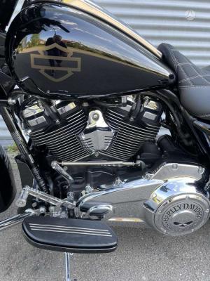 Melns Harley-Davidson Street Glide FLHX 2017 Kretinga, ar dzinēja tilpumu 1.75 L un nobraukumu 0 tūkst. km par 8699 €, foto 10 vietnē AUTOMOTO.COM.LV