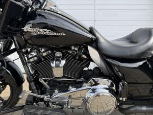 Черный Харли-Девидсон Street Glide FLHX 2018 в Радвилишкис, объемом двигателя 1.69 л и пробегом 15 тыс. км за 12200 €, фото 5 на AUTOMOTO.COM.LV