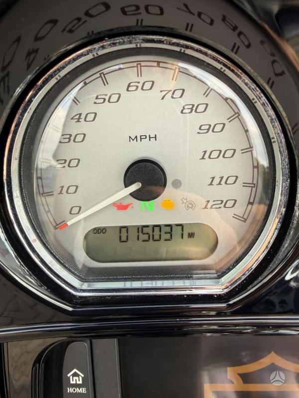 Черный Харли-Девидсон Street Glide FLHX 2018 в Радвилишкис, объемом двигателя 1.69 л и пробегом 15 тыс. км за 12200 €, фото 11 на AUTOMOTO.COM.LV