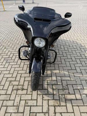 Черный Харли-Девидсон Street Glide FLHX 2018 в Радвилишкис, объемом двигателя 1.69 л и пробегом 15 тыс. км за 12200 €, фото 13 на AUTOMOTO.COM.LV