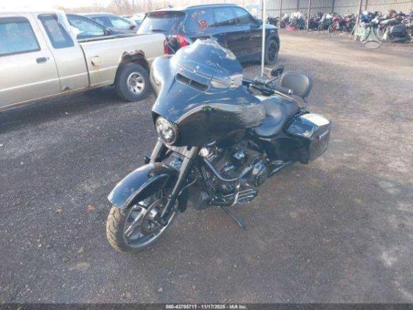 Melns Harley-Davidson Street Glide FLHX 2019 Klaipėda, ar dzinēja tilpumu 1.75 L un nobraukumu 9 tūkst. km par 4550 €, foto 2 vietnē AUTOMOTO.COM.LV