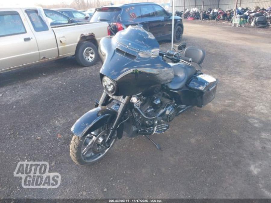Melns Harley-Davidson Street Glide FLHX 2019 Klaipėda, ar dzinēja tilpumu 1.75 L un nobraukumu 6 tūkst. km par 4550 €, foto 2 vietnē AUTOMOTO.COM.LV