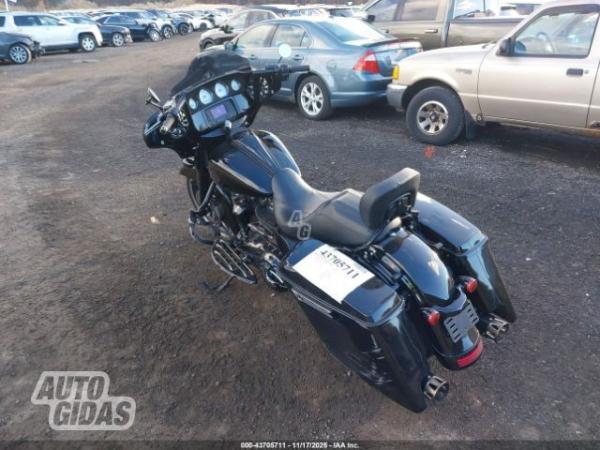 Melns Harley-Davidson Street Glide FLHX 2019 Klaipėda, ar dzinēja tilpumu 1.75 L un nobraukumu 6 tūkst. km par 4550 €, foto 3 vietnē AUTOMOTO.COM.LV