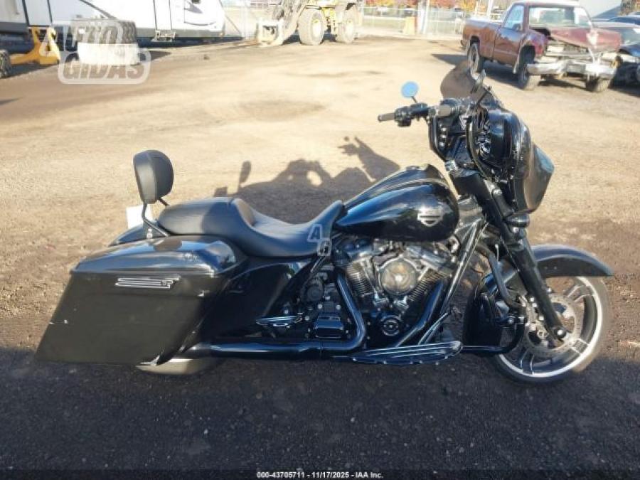 Melns Harley-Davidson Street Glide FLHX 2019 Klaipėda, ar dzinēja tilpumu 1.75 L un nobraukumu 6 tūkst. km par 4550 €, foto 12 vietnē AUTOMOTO.COM.LV
